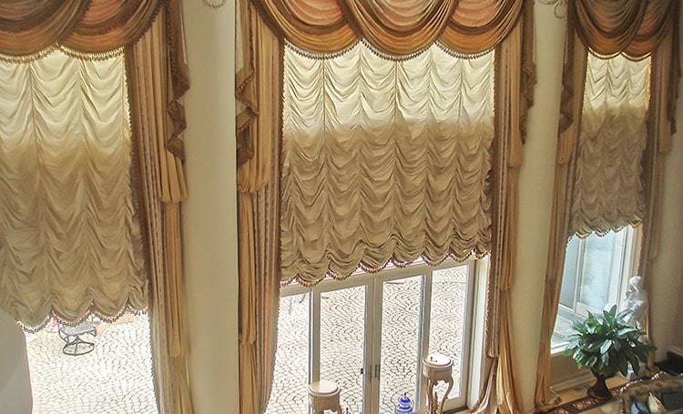 What Is Austrian Shade? (Furniture Glossary)